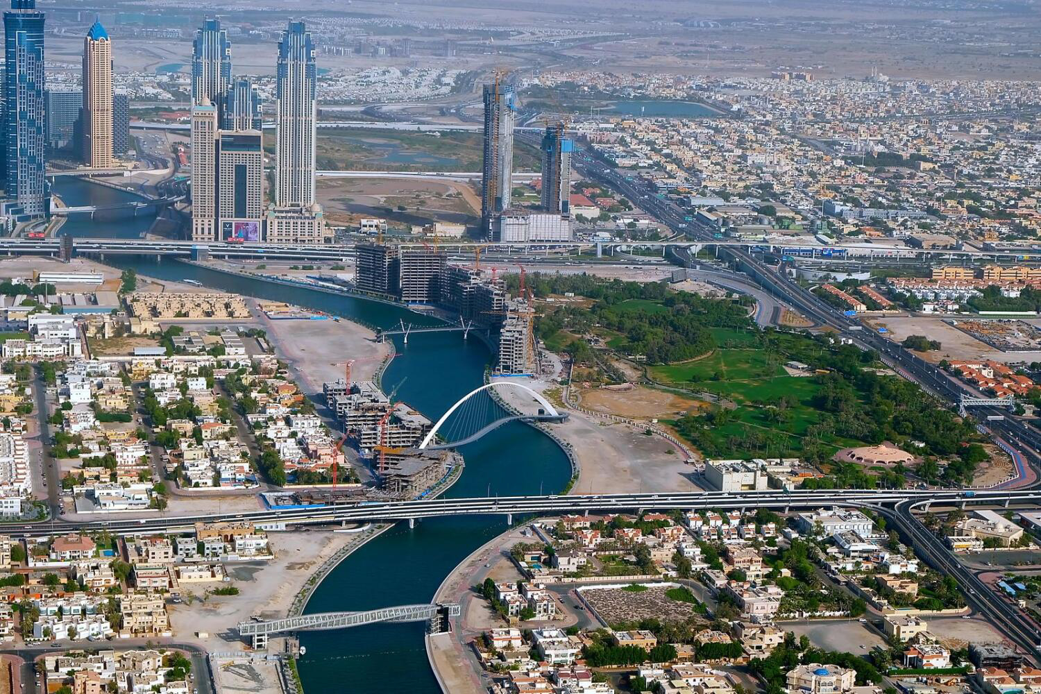 Helicopter Tour Over Dubai by HeliDubai!