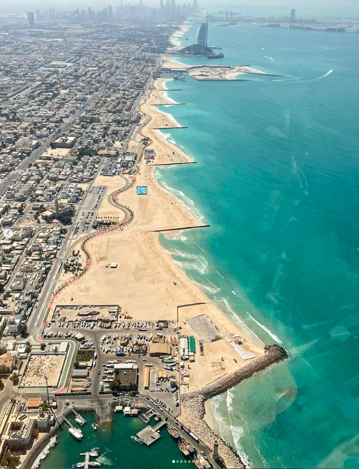 Helicopter Tour Over Dubai by HeliDubai!