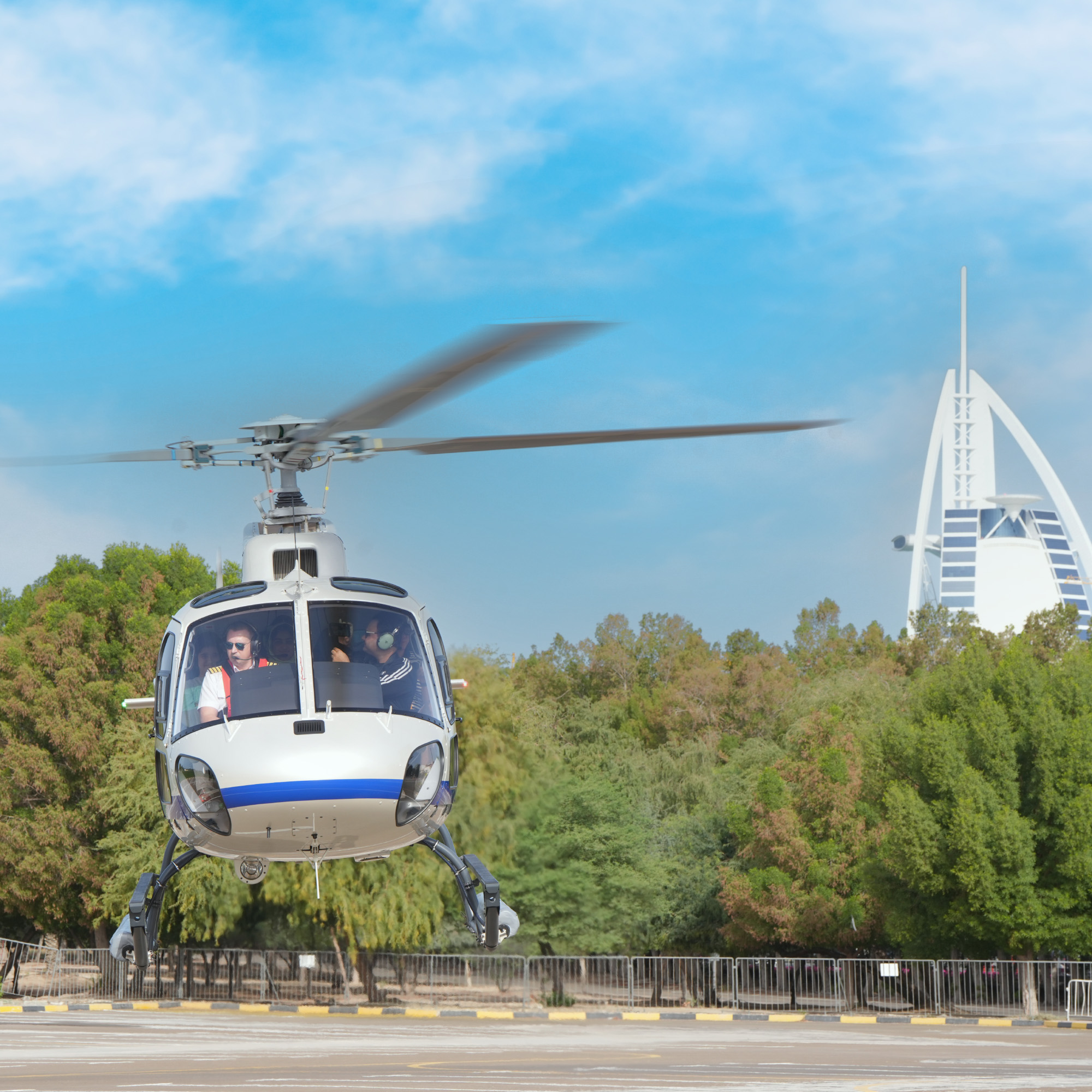 Helicopter Tour Over Dubai by HeliDubai!