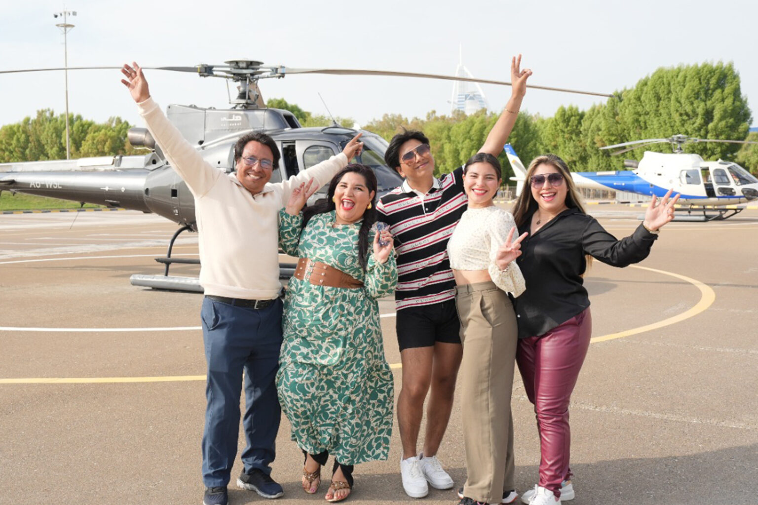 Helicopter Tour in Dubai | HeliDubai